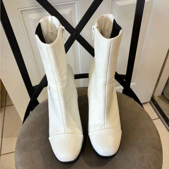 BAMBOO | Shoes | Size 8 Bamboo White Moto Combat Boots With Lug Soles 4 ...